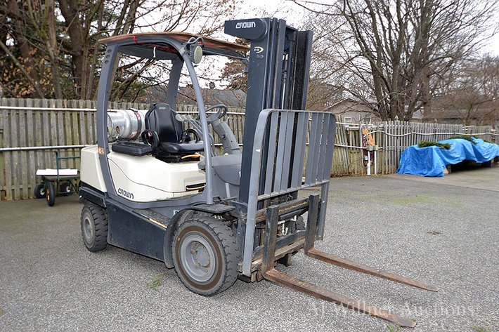 Crown C5 Series, 6,500 lbs. Capacity LPG Forklift w/ Pneumatic Tires ...
